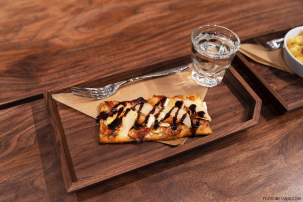 Starbucks Reserve Pear, Bacon and Brie Flatbread - Foodgressing