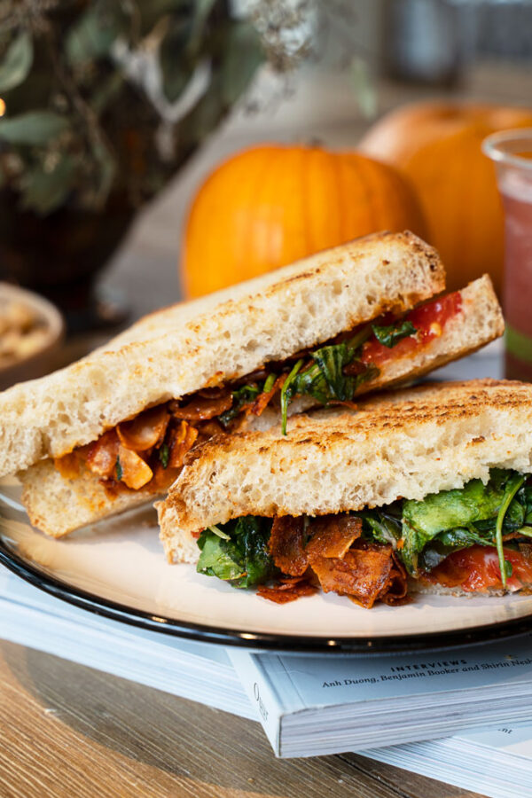 Larry's Market Eatery + Cafe: Sandwiches & Bowls - Foodgressing