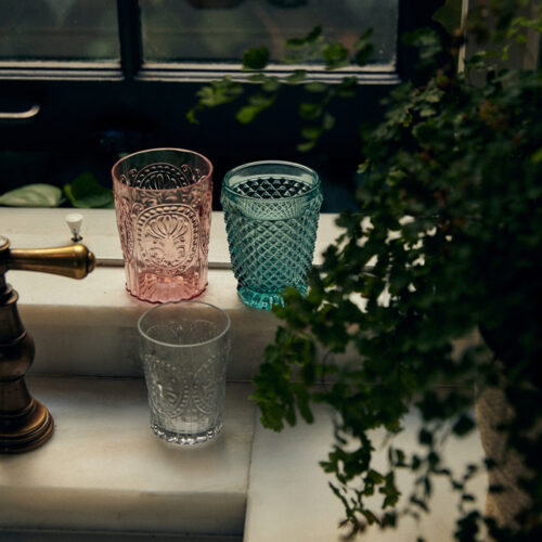 Colored Glassware Ideas: Solid, Muticolored, Sets, Where to Buy, Settings