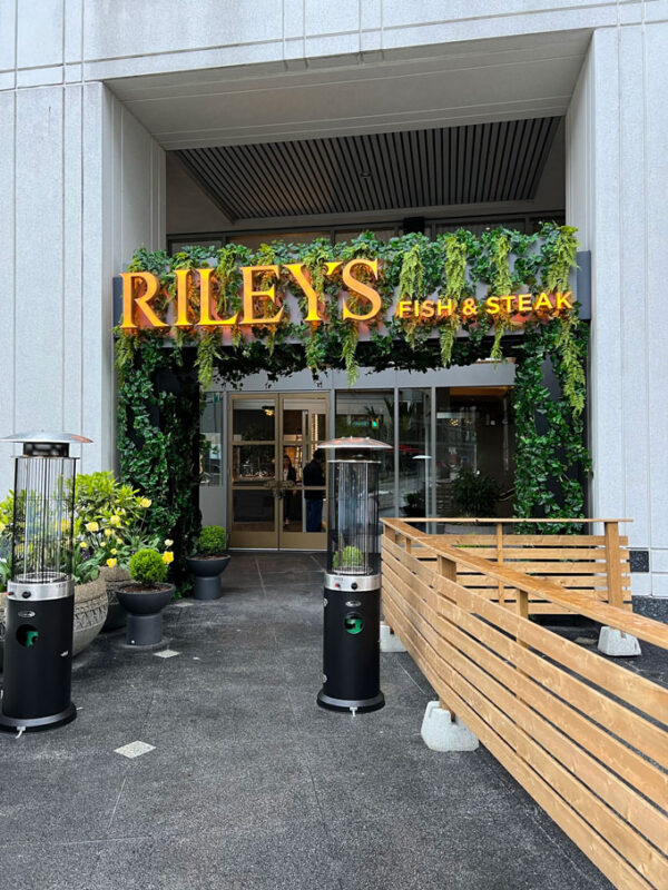 Riley’s Fish & Steak Vancouver Downtown: Opening Date, Menu, Location