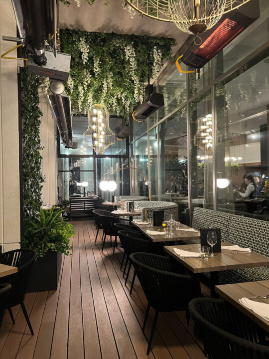 Riley’s Fish & Steak Vancouver Downtown: Opening Date, Menu, Location