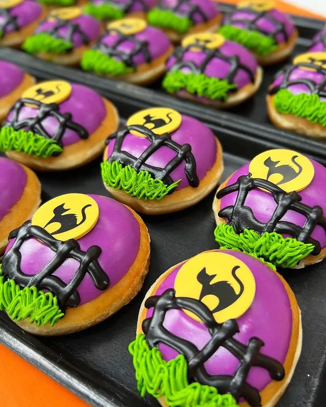 Krispy Kreme Halloween Donuts 2022 - Haunted House Collection Krispy Kreme Halloween Donuts 2022 - Haunted House Collection