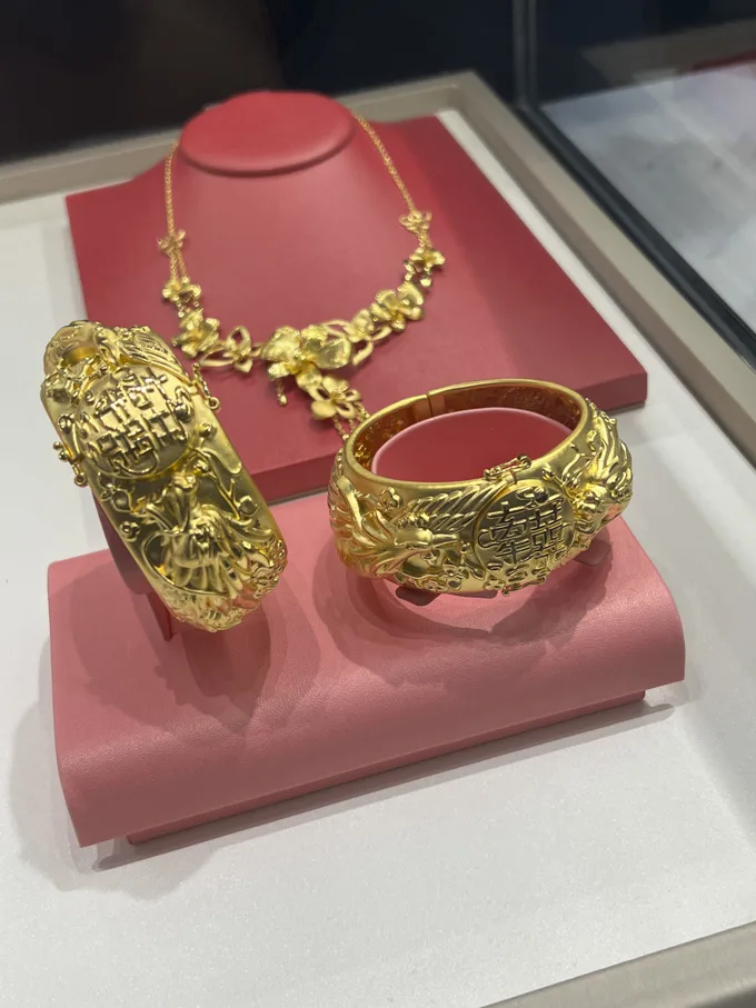 Chow Tai Fook Richmond BC - Gold & Diamond Fine Jewelry