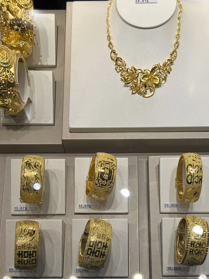 Chow Tai Fook Richmond BC - Gold & Diamond Fine Jewelry