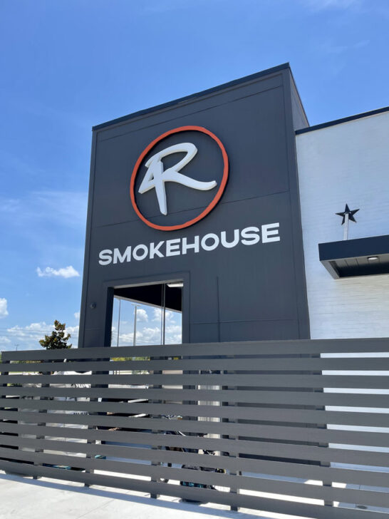 New 4 Rivers Smokehouse Opens in Lakeland Florida