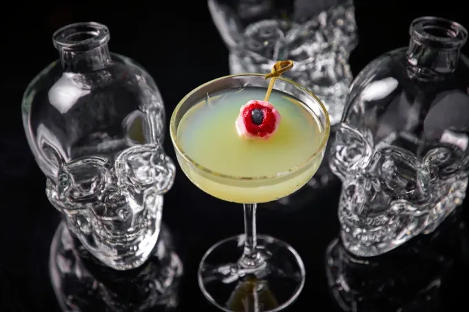 18 Spooktacular Halloween Cocktail Drinks Recipes