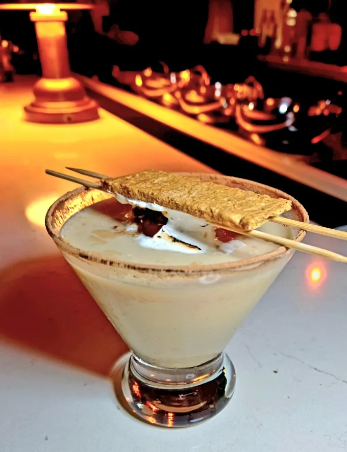 18 Spooktacular Halloween Cocktail Drinks Recipes