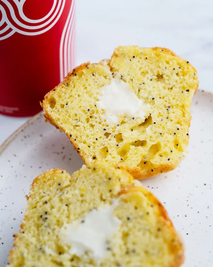 Tim Hortons Lemon Poppyseed Cheesecake Muffin [Review]